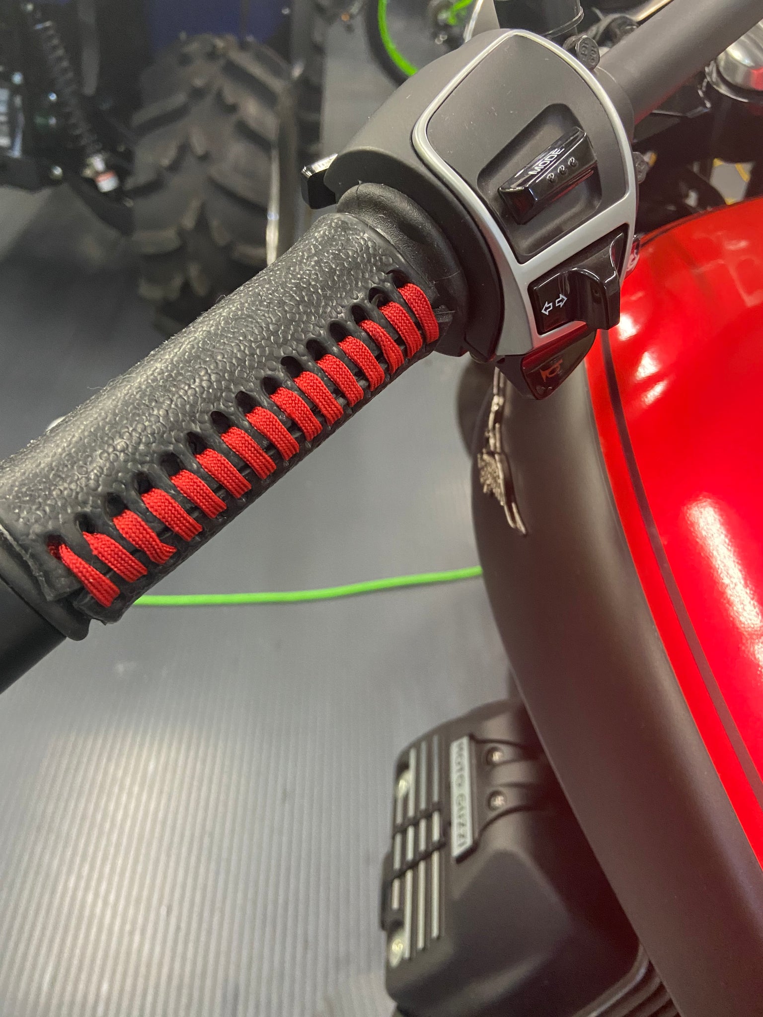 Frog Grips – Luxury Motorcycle Handle Bar Grip Covers – Duluth Cycle